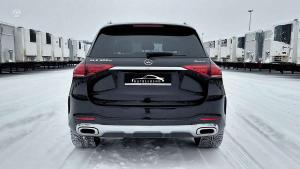 Black Mercedes-Benz GLE 300 2019 in Vilnius, with an engine capacity of 1.95 L and mileage of 233 thousand km for 41990 €, photo 9 on AUTOMOTO.COM.LV