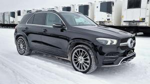 Black Mercedes-Benz GLE 300 2019 in Vilnius, with an engine capacity of 1.95 L and mileage of 233 thousand km for 41990 €, photo 11 on AUTOMOTO.COM.LV