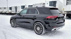 Black Mercedes-Benz GLE 300 2019 in Vilnius, with an engine capacity of 1.95 L and mileage of 233 thousand km for 41990 €, photo 12 on AUTOMOTO.COM.LV