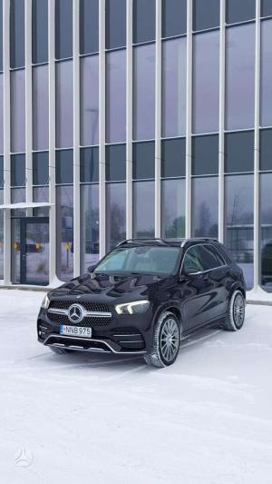 Melns Mercedes-Benz GLE 300 2019 Viļņa, ar dzinēja tilpumu 1.95 L un nobraukumu 234 tūkst. km par 35990 €, foto  vietnē AUTOMOTO.COM.LV