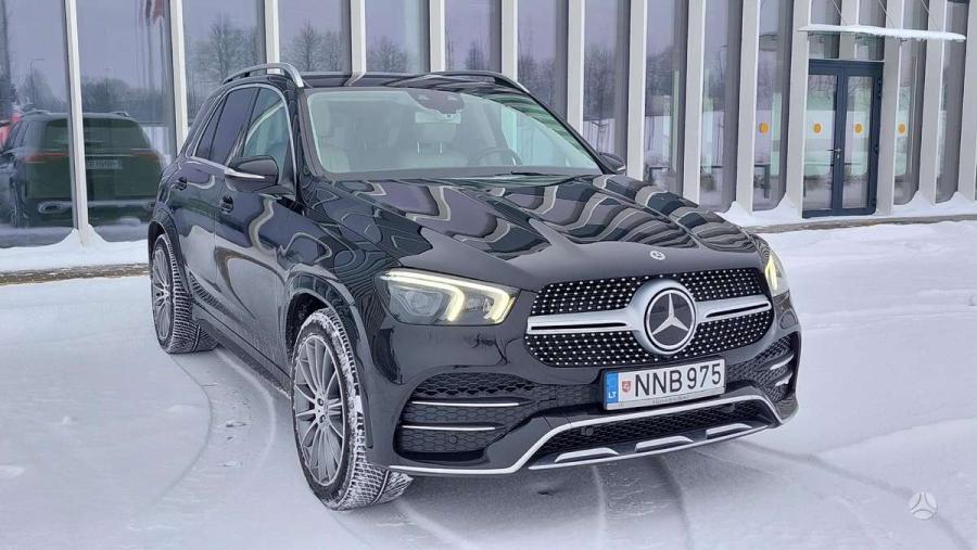 Melns Mercedes-Benz GLE 300 2019 Viļņa, ar dzinēja tilpumu 1.95 L un nobraukumu 234 tūkst. km par 35990 €, foto 2 vietnē AUTOMOTO.COM.LV
