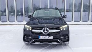 Melns Mercedes-Benz GLE 300 2019 Viļņa, ar dzinēja tilpumu 1.95 L un nobraukumu 234 tūkst. km par 35990 €, foto 3 vietnē AUTOMOTO.COM.LV