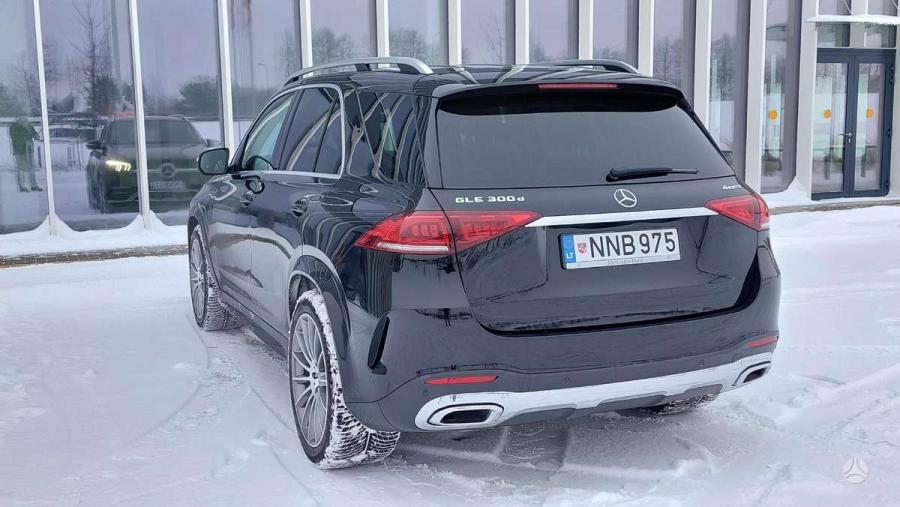 Melns Mercedes-Benz GLE 300 2019 Viļņa, ar dzinēja tilpumu 1.95 L un nobraukumu 234 tūkst. km par 35990 €, foto 8 vietnē AUTOMOTO.COM.LV