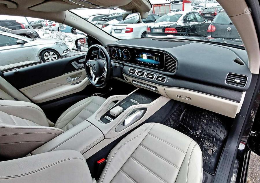 Black Mercedes-Benz GLE 300 2019 in Vilnius, with an engine capacity of 1.95 L and mileage of 233 thousand km for 35990 €, photo 25 on AUTOMOTO.COM.LV