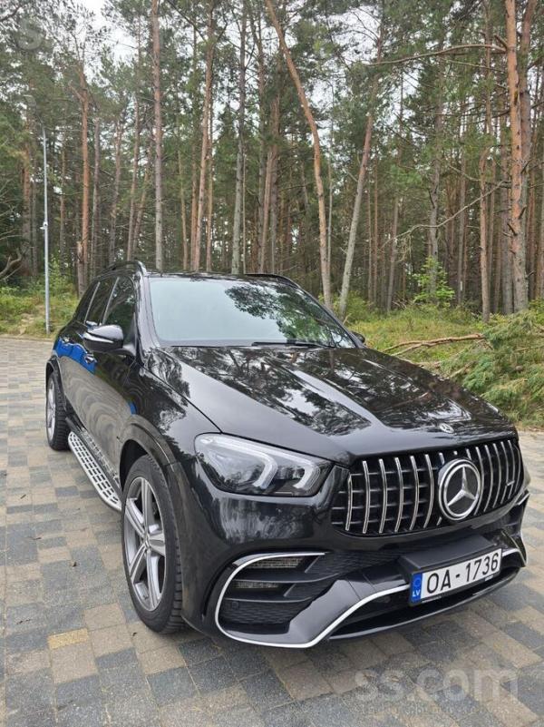 Mercedes-Benz GLE 300 2019 in Jurmala on AUTOMOTO.COM.LV Black Mercedes-Benz GLE 300 2019 in Jurmala, with an engine capacity of 2.00 L and mileage of 162 thousand km for 42000 €, photo 4 on AUTOMOTO.COM.LV