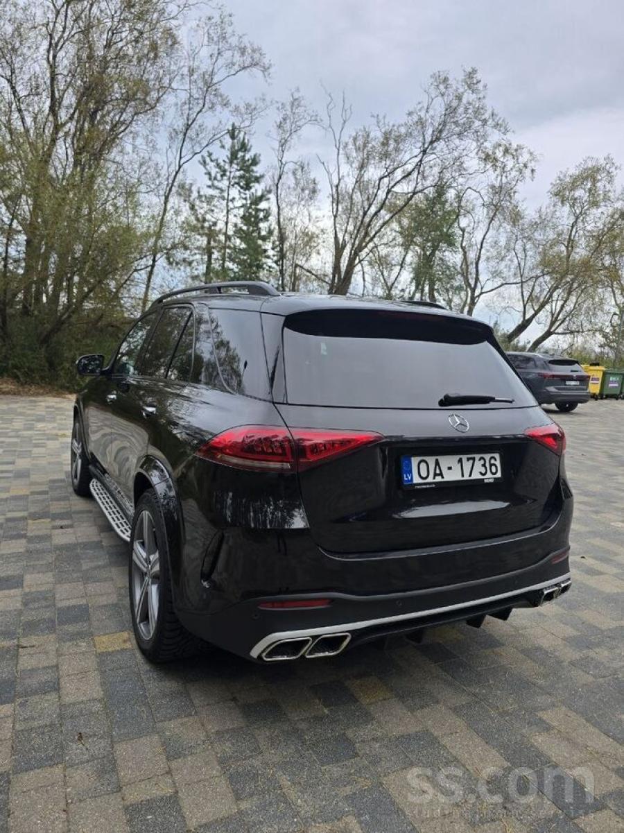 Black Mercedes-Benz GLE 300 2019 in Jurmala, with an engine capacity of 2.00 L and mileage of 162 thousand km for 42000 €, photo 7 on AUTOMOTO.COM.LV