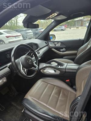Black Mercedes-Benz GLE 300 2019 in Jurmala, with an engine capacity of 2.00 L and mileage of 162 thousand km for 42000 €, photo 9 on AUTOMOTO.COM.LV
