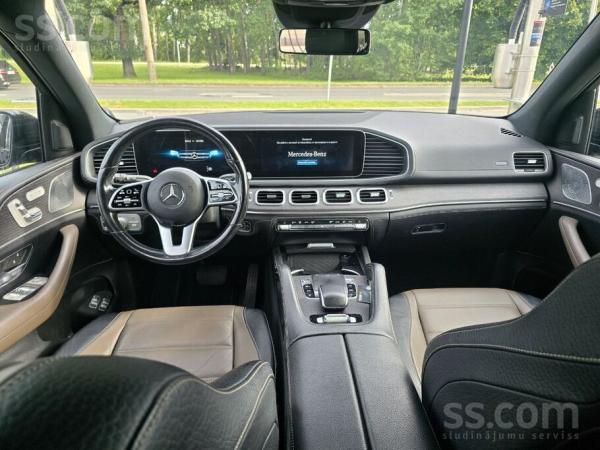 Mercedes-Benz GLE 300 2019 in Jurmala on AUTOMOTO.COM.LV Black Mercedes-Benz GLE 300 2019 in Jurmala, with an engine capacity of 2.00 L and mileage of 162 thousand km for 42000 €, photo 10 on AUTOMOTO.COM.LV