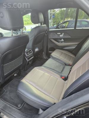 Black Mercedes-Benz GLE 300 2019 in Jurmala, with an engine capacity of 2.00 L and mileage of 162 thousand km for 42000 €, photo 11 on AUTOMOTO.COM.LV