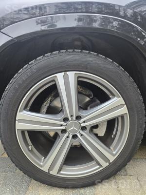 Black Mercedes-Benz GLE 300 2019 in Jurmala, with an engine capacity of 2.00 L and mileage of 162 thousand km for 42000 €, photo 12 on AUTOMOTO.COM.LV