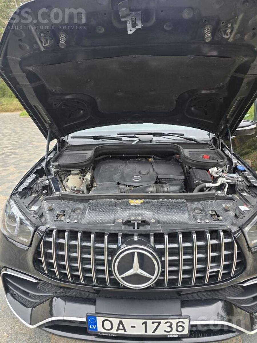 Black Mercedes-Benz GLE 300 2019 in Jurmala, with an engine capacity of 2.00 L and mileage of 162 thousand km for 42000 €, photo 15 on AUTOMOTO.COM.LV