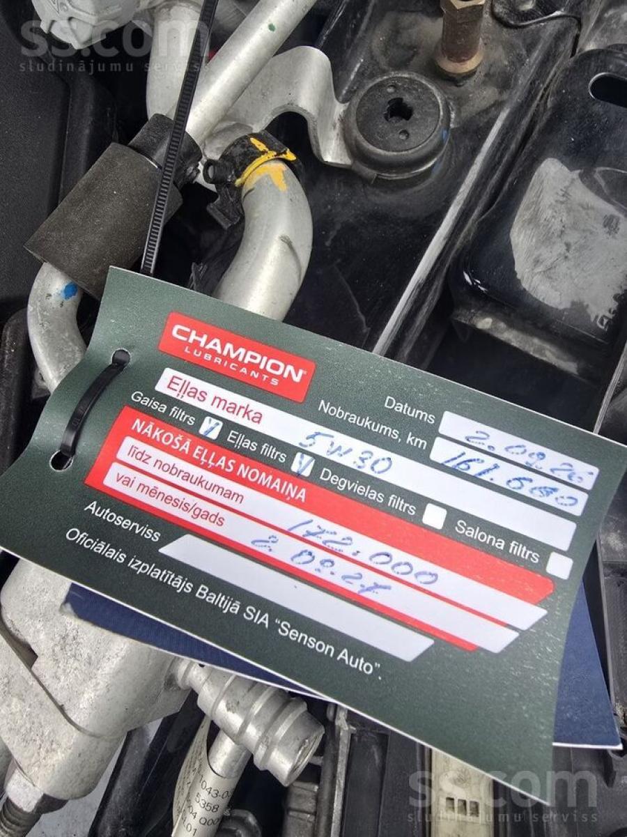 Black Mercedes-Benz GLE 300 2019 in Jurmala, with an engine capacity of 2.00 L and mileage of 162 thousand km for 42000 €, photo 16 on AUTOMOTO.COM.LV