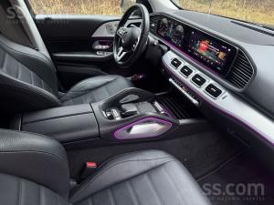 Black Mercedes-Benz GLE 300 2020 in Cesis, with an engine capacity of 2.00 L and mileage of 201 thousand km for 44850 €, photo 10 on AUTOMOTO.COM.LV