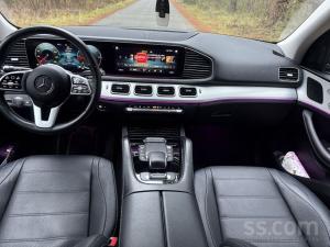 Black Mercedes-Benz GLE 300 2020 in Cesis, with an engine capacity of 2.00 L and mileage of 201 thousand km for 44850 €, photo 12 on AUTOMOTO.COM.LV