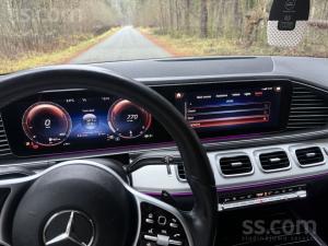 Black Mercedes-Benz GLE 300 2020 in Cesis, with an engine capacity of 2.00 L and mileage of 201 thousand km for 44850 €, photo 15 on AUTOMOTO.COM.LV