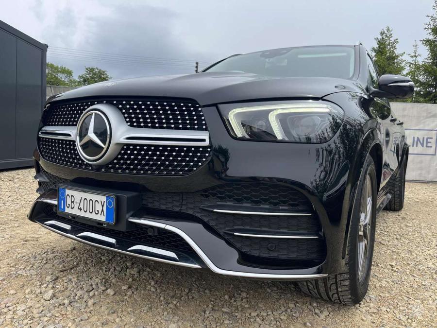 Black Mercedes-Benz GLE 300 2020 in Kaunas, with an engine capacity of 1.95 L and mileage of 186 thousand km for 37500 €, photo 4 on AUTOMOTO.COM.LV