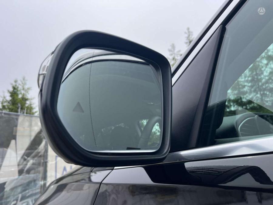 Black Mercedes-Benz GLE 300 2020 in Kaunas, with an engine capacity of 1.95 L and mileage of 186 thousand km for 37500 €, photo 10 on AUTOMOTO.COM.LV