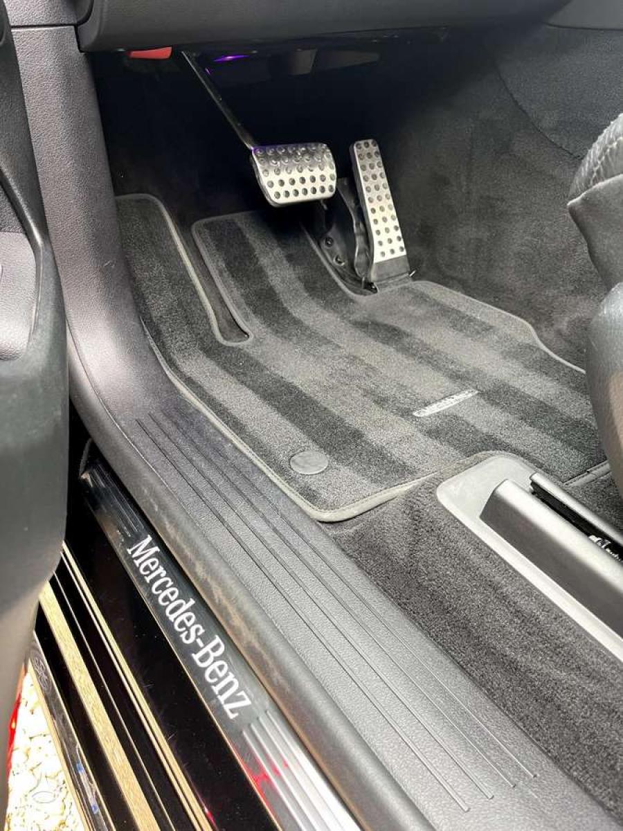 Black Mercedes-Benz GLE 300 2020 in Kaunas, with an engine capacity of 1.95 L and mileage of 186 thousand km for 37500 €, photo 13 on AUTOMOTO.COM.LV