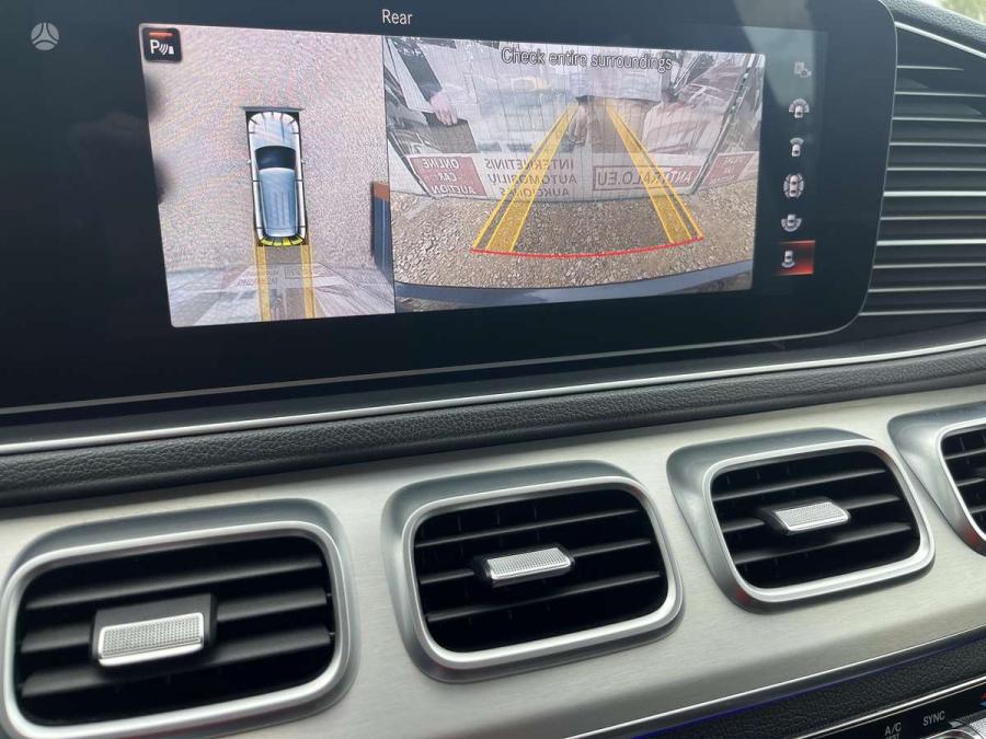 Black Mercedes-Benz GLE 300 2020 in Kaunas, with an engine capacity of 1.95 L and mileage of 186 thousand km for 37500 €, photo 15 on AUTOMOTO.COM.LV