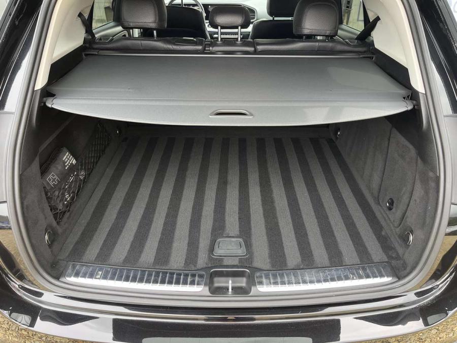 Black Mercedes-Benz GLE 300 2020 in Kaunas, with an engine capacity of 1.95 L and mileage of 186 thousand km for 37500 €, photo 19 on AUTOMOTO.COM.LV