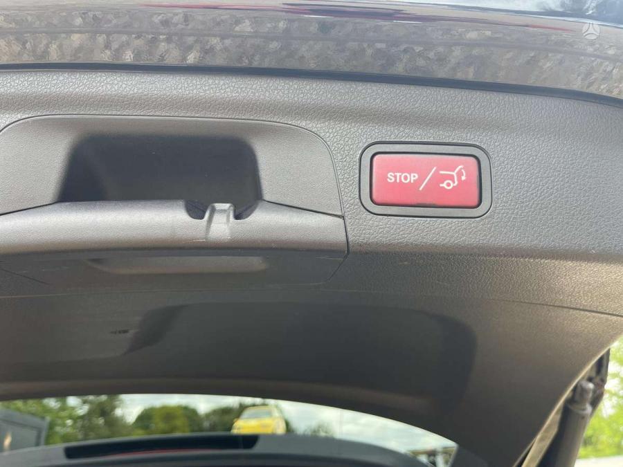 Black Mercedes-Benz GLE 300 2020 in Kaunas, with an engine capacity of 1.95 L and mileage of 186 thousand km for 37500 €, photo 21 on AUTOMOTO.COM.LV