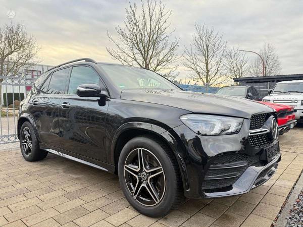Melns Mercedes-Benz GLE 300 2021 Kauņa, ar dzinēja tilpumu 1.95 L un nobraukumu 198 tūkst. km par 44450 €, foto 1 vietnē AUTOMOTO.COM.LV
