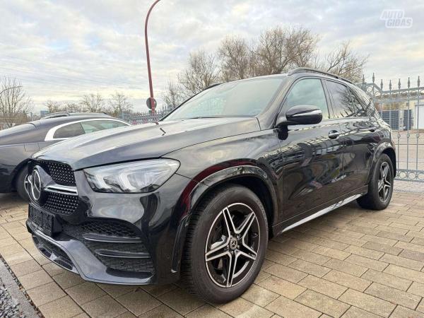 Black Mercedes-Benz GLE 300 2021 in Marijampole, with an engine capacity of 2.00 L and mileage of 198 thousand km for 44450 €, photo 3 on AUTOMOTO.COM.LV