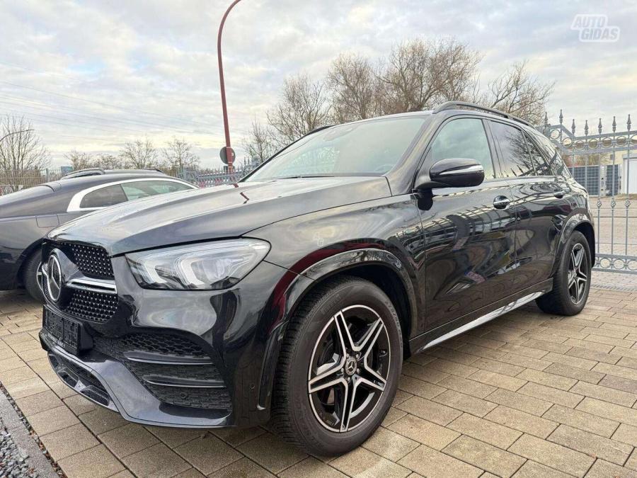 Melns Mercedes-Benz GLE 300 2021 Marijampole, ar dzinēja tilpumu 2.00 L un nobraukumu 198 tūkst. km par 44450 €, foto 3 vietnē AUTOMOTO.COM.LV