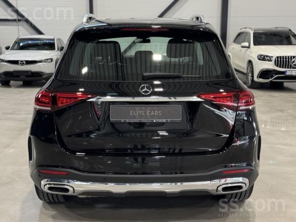 Mercedes-Benz GLE 300 2021 Rīga vietnē Melns Mercedes-Benz GLE 300 2021 Rīga, ar dzinēja tilpumu 2.00 L un nobraukumu 65 tūkst. km par 49990 €, foto 6 vietnē AUTOMOTO.COM.LV