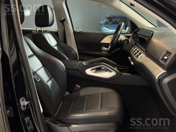 Mercedes-Benz GLE 300 2021 Rīga vietnē Melns Mercedes-Benz GLE 300 2021 Rīga, ar dzinēja tilpumu 2.00 L un nobraukumu 65 tūkst. km par 49990 €, foto 10 vietnē AUTOMOTO.COM.LV