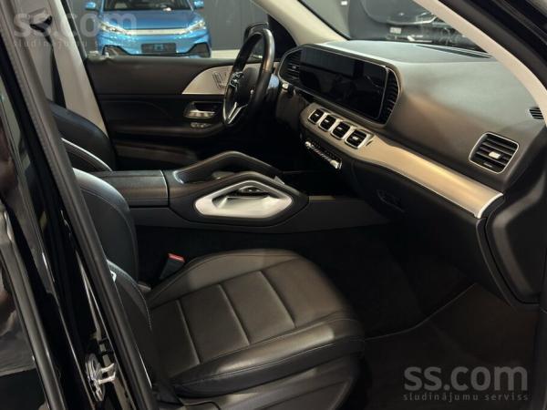 Mercedes-Benz GLE 300 2021 Rīga vietnē Melns Mercedes-Benz GLE 300 2021 Rīga, ar dzinēja tilpumu 2.00 L un nobraukumu 65 tūkst. km par 49990 €, foto 11 vietnē AUTOMOTO.COM.LV
