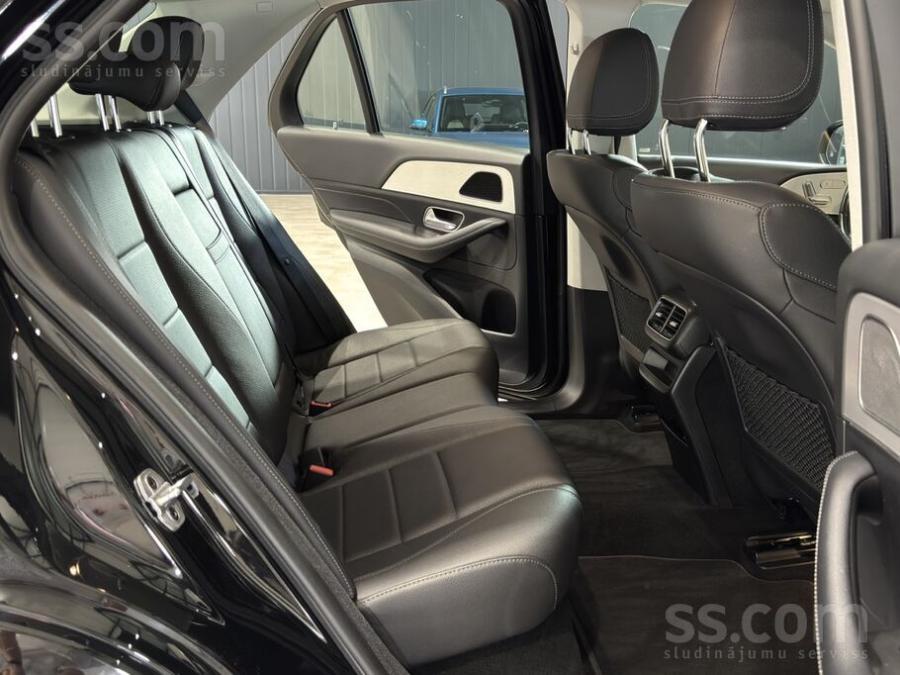 Melns Mercedes-Benz GLE 300 2021 Rīga, ar dzinēja tilpumu 2.00 L un nobraukumu 65 tūkst. km par 49990 €, foto 12 vietnē AUTOMOTO.COM.LV