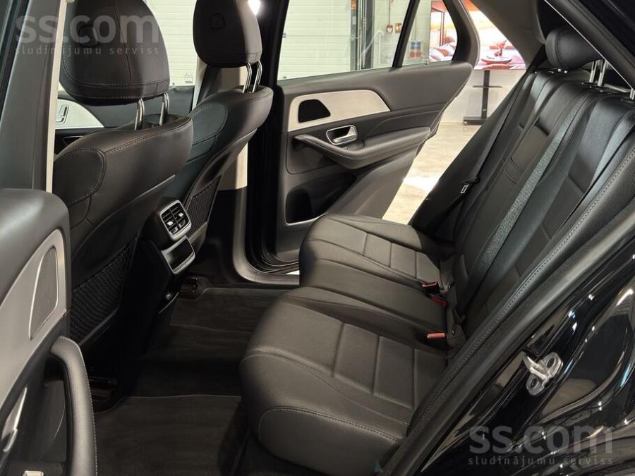 Melns Mercedes-Benz GLE 300 2021 Rīga, ar dzinēja tilpumu 2.00 L un nobraukumu 65 tūkst. km par 49990 €, foto 14 vietnē AUTOMOTO.COM.LV