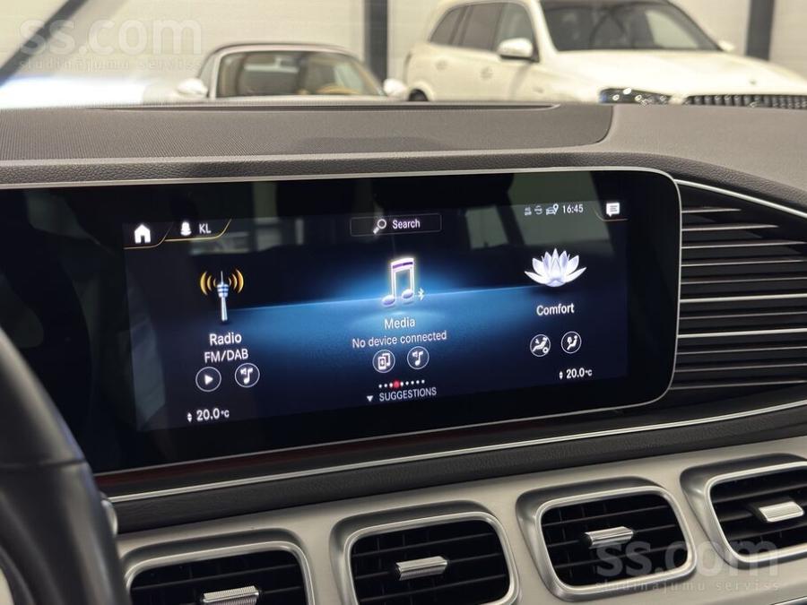 Melns Mercedes-Benz GLE 300 2021 Rīga, ar dzinēja tilpumu 2.00 L un nobraukumu 65 tūkst. km par 49990 €, foto 24 vietnē AUTOMOTO.COM.LV