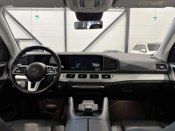Black Mercedes-Benz GLE 300 2021 in Marupe, with an engine capacity of 2.00 L and mileage of 65 thousand km for 49990 €, photo 10 on AUTOMOTO.COM.LV