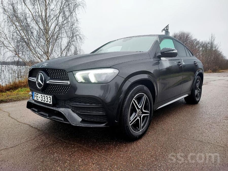 Black Mercedes-Benz GLE 300 2022 in Riga, with an engine capacity of 2.00 L and mileage of 63 thousand km for 65000 €, photo 2 on AUTOMOTO.COM.LV