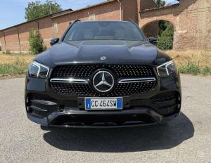 Black Mercedes-Benz GLE 300 2022 in Siauliai, with an engine capacity of 1.99 L and mileage of 229 thousand km for 36900 €, photo 3 on AUTOMOTO.COM.LV