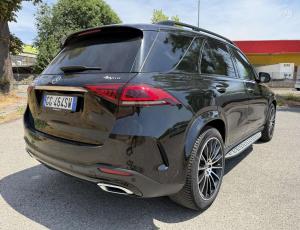 Black Mercedes-Benz GLE 300 2022 in Siauliai, with an engine capacity of 1.99 L and mileage of 229 thousand km for 36900 €, photo 6 on AUTOMOTO.COM.LV