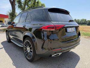 Black Mercedes-Benz GLE 300 2022 in Siauliai, with an engine capacity of 1.99 L and mileage of 229 thousand km for 36900 €, photo 8 on AUTOMOTO.COM.LV