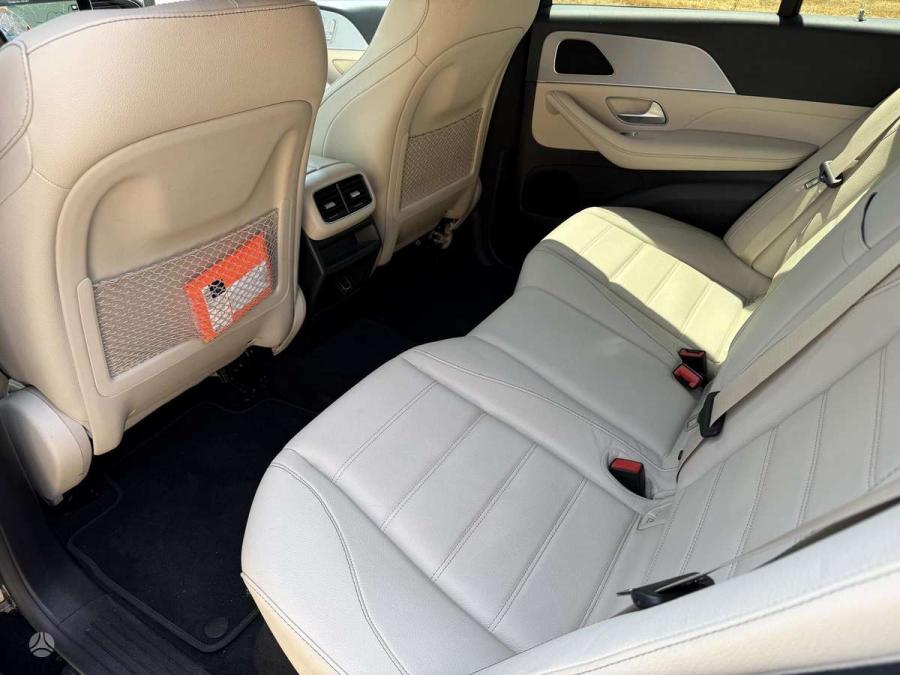 Black Mercedes-Benz GLE 300 2022 in Siauliai, with an engine capacity of 1.99 L and mileage of 229 thousand km for 36900 €, photo 13 on AUTOMOTO.COM.LV