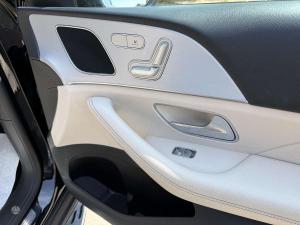 Black Mercedes-Benz GLE 300 2022 in Siauliai, with an engine capacity of 1.99 L and mileage of 229 thousand km for 36900 €, photo 14 on AUTOMOTO.COM.LV