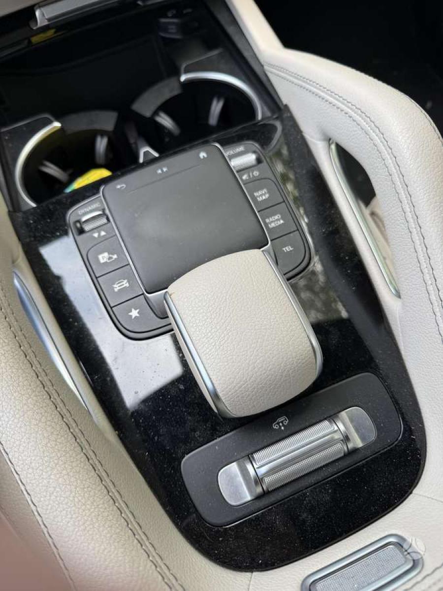 Black Mercedes-Benz GLE 300 2022 in Siauliai, with an engine capacity of 1.99 L and mileage of 229 thousand km for 36900 €, photo 21 on AUTOMOTO.COM.LV