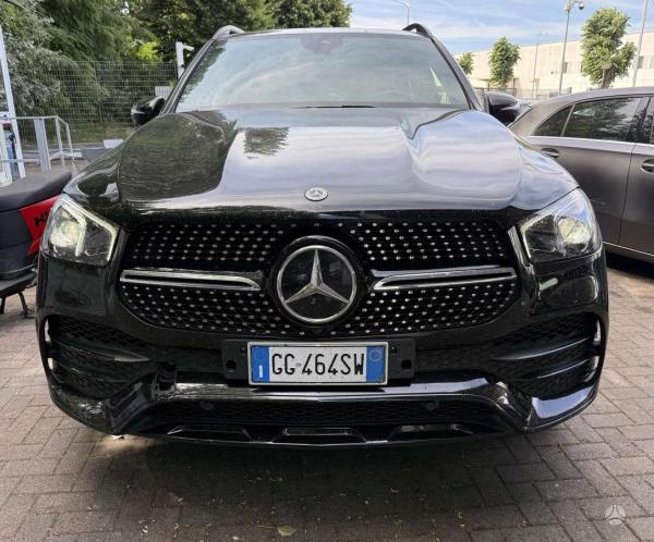 Melns Mercedes-Benz GLE 300 2022 Šauļi, ar dzinēja tilpumu 2.00 L un nobraukumu 229 tūkst. km par 36500 €, foto 2 vietnē AUTOMOTO.COM.LV