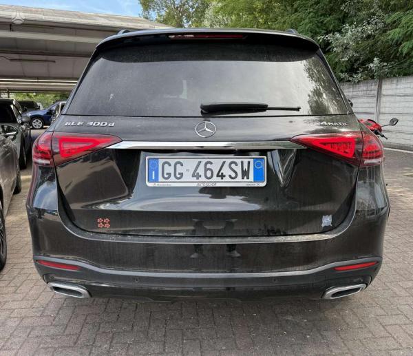 Melns Mercedes-Benz GLE 300 2022 Šauļi, ar dzinēja tilpumu 2.00 L un nobraukumu 229 tūkst. km par 36500 €, foto 5 vietnē AUTOMOTO.COM.LV