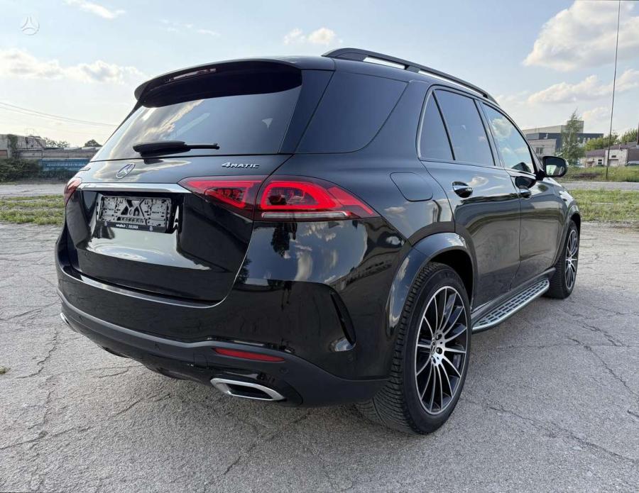 Melns Mercedes-Benz GLE 300 2022 Šauļi, ar dzinēja tilpumu 2.00 L un nobraukumu 229 tūkst. km par 36300 €, foto 5 vietnē AUTOMOTO.COM.LV