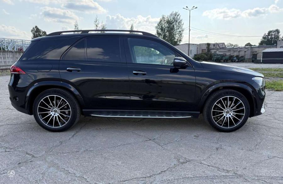 Melns Mercedes-Benz GLE 300 2022 Šauļi, ar dzinēja tilpumu 2.00 L un nobraukumu 229 tūkst. km par 36300 €, foto 6 vietnē AUTOMOTO.COM.LV