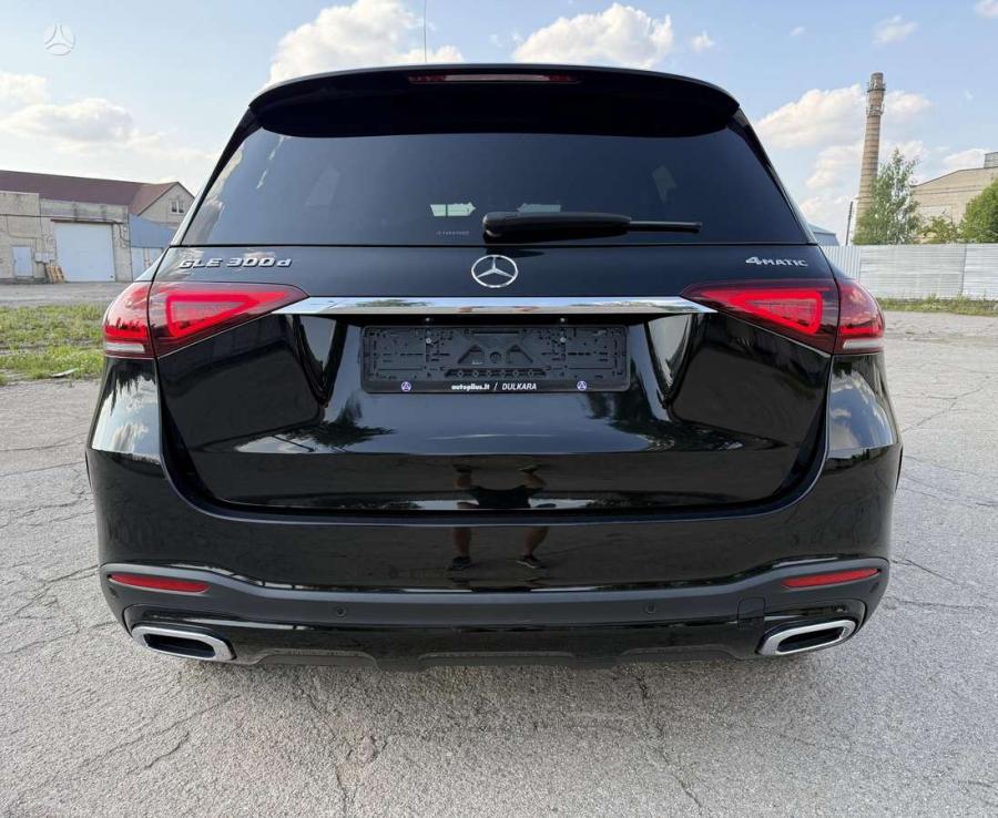 Melns Mercedes-Benz GLE 300 2022 Šauļi, ar dzinēja tilpumu 2.00 L un nobraukumu 229 tūkst. km par 36300 €, foto 7 vietnē AUTOMOTO.COM.LV