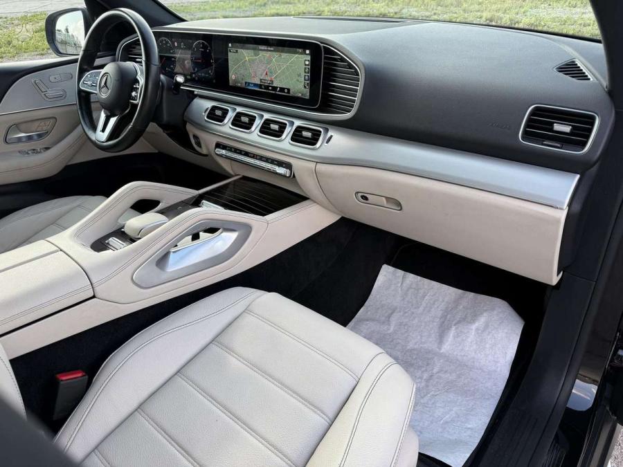 Melns Mercedes-Benz GLE 300 2022 Šauļi, ar dzinēja tilpumu 2.00 L un nobraukumu 229 tūkst. km par 36300 €, foto 10 vietnē AUTOMOTO.COM.LV