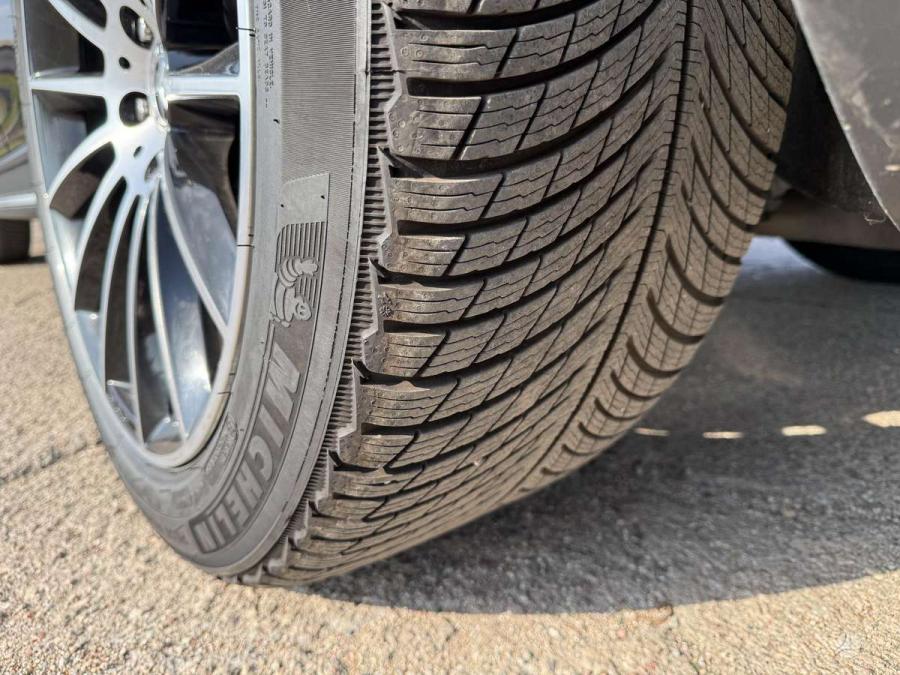 Melns Mercedes-Benz GLE 300 2022 Šauļi, ar dzinēja tilpumu 2.00 L un nobraukumu 229 tūkst. km par 36300 €, foto 23 vietnē AUTOMOTO.COM.LV
