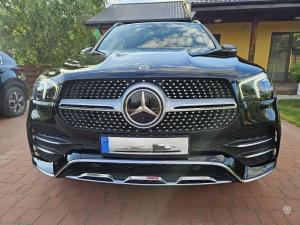Black Mercedes-Benz GLE 300 2023 in Vilkaviskis, with an engine capacity of 1.99 L and mileage of 112 thousand km for 52900 €, photo 4 on AUTOMOTO.COM.LV
